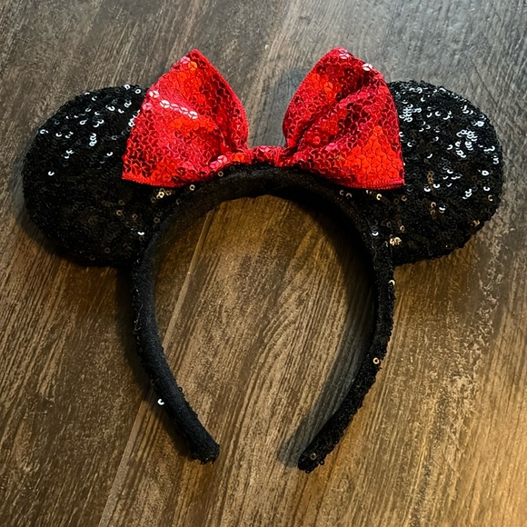 Accessories | Disney Classic Red And Black Sequin Minnie Mouse Ears ...